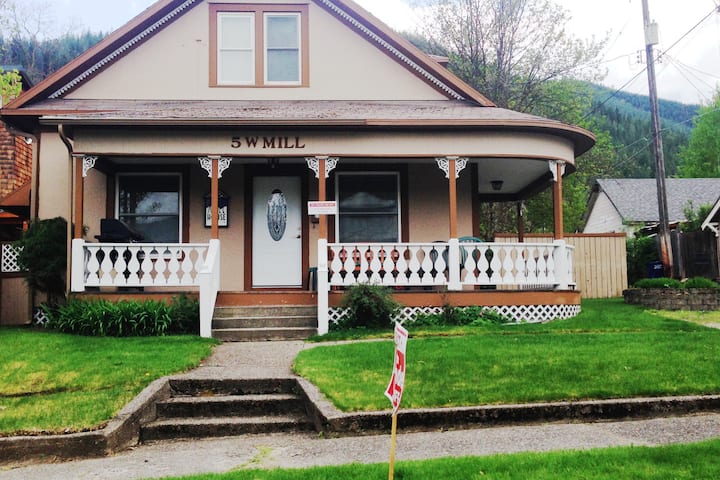 Millhouse W/ Hot Tub *No Pets* 5 West Mill Uptown - Kellogg, ID