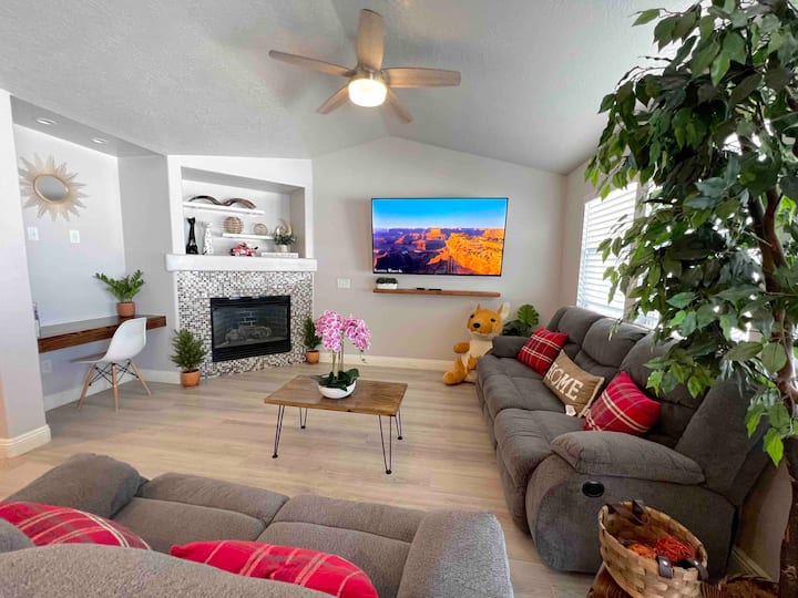 Truly Cozy, Home Away From Home W/ All King Beds - West Valley City, UT