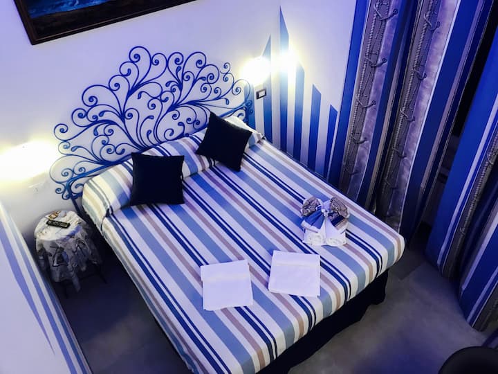 Luxury Downtown Private Double With Parking - La Spezia