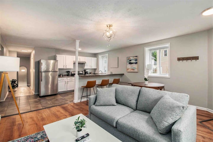 Downtown Bungalow - 2 Blocks From Bridge St! - Grand Rapids, MI