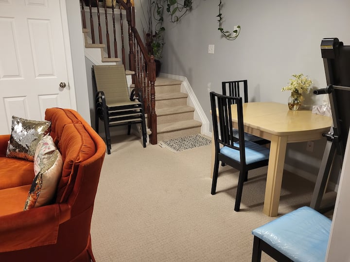 Ensuite Room For 2 & Adjcnt Living Rm. Free Parkng - Ottawa