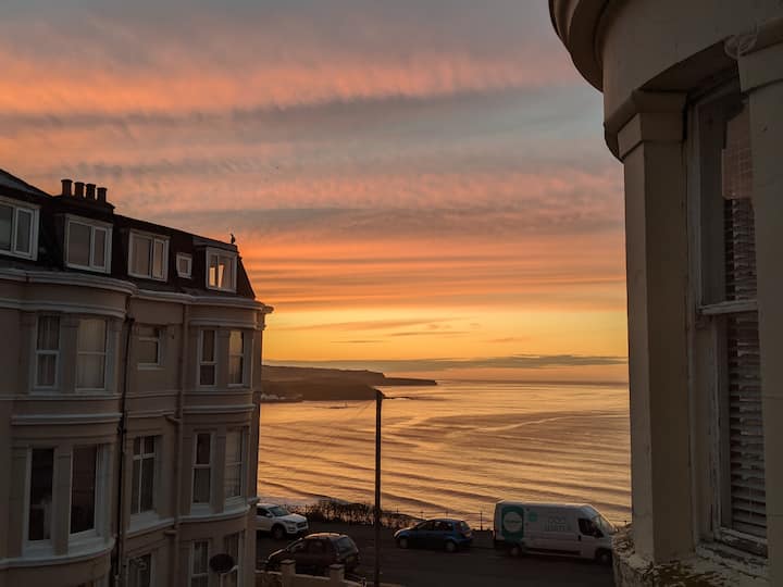 Coastal Retreat, Sea View In A Cosy, Stylish Flat - Scarborough