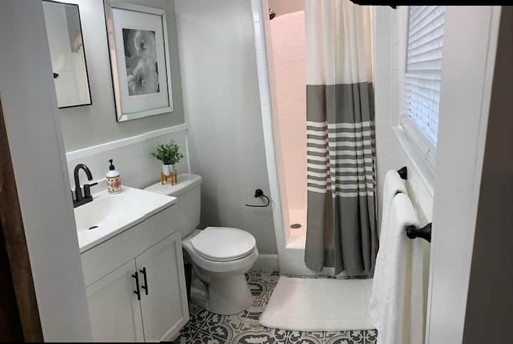 Renovated 3br/2b Near Dt Savannah And Tybee Beach - Savannah