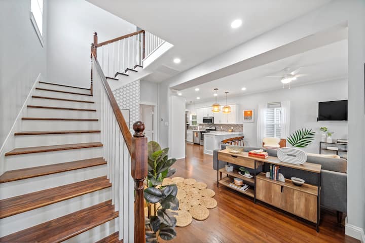 Minutes From The Beach And Cruise Parking! - Texas