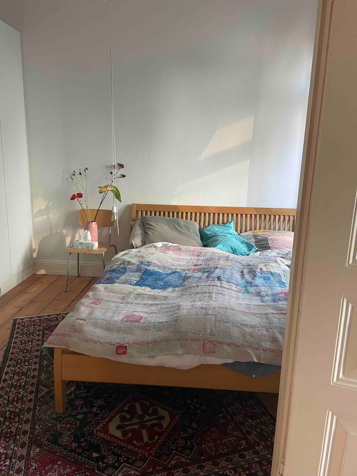 Schöne Altbauwohnung Mit Sonnenbalkon - Hamburgo
