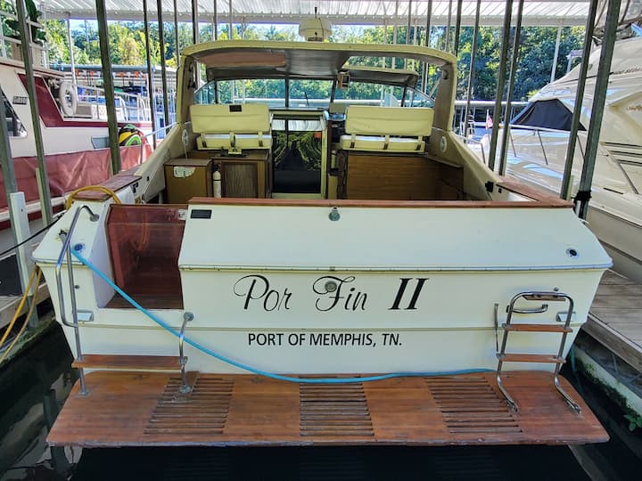 Bohemian Tiki Yacht 🌴🛥 - Maryville, TN