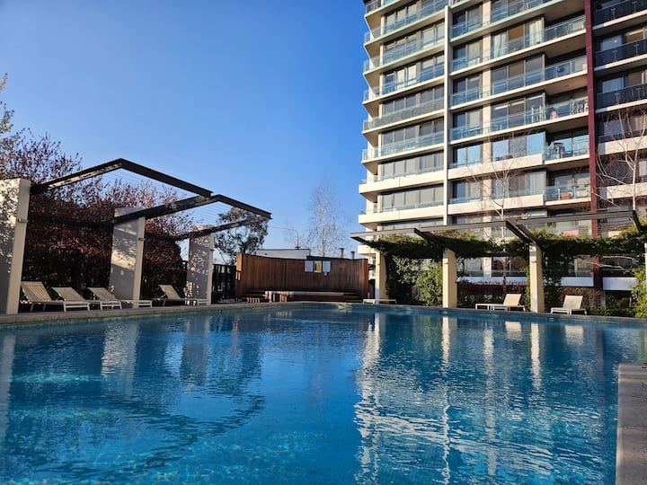Central 2bd Apartment W Pool, Gym & Parking Incl - Canberra