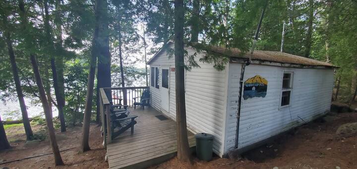 Presquile Cottages Cabin#4 Dockside Villa - Killarney, ON, Canada