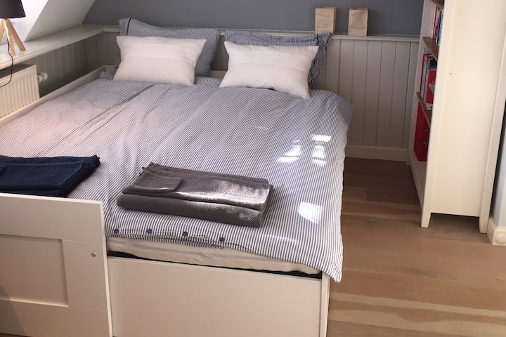 Cosy, Stylish Private Room In Upper House - Hoofddorp
