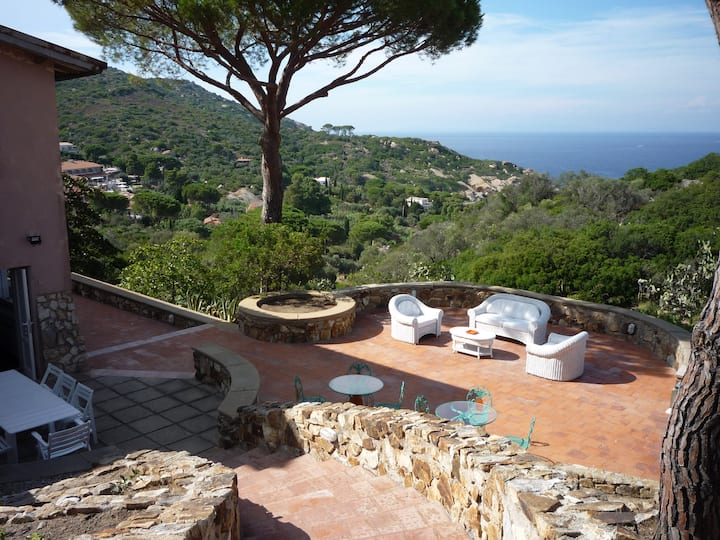 Beautiful Tuscan Seafront Villa & Fabulous Garden - Isola del Giglio