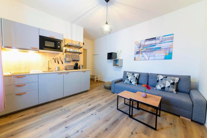 *New* Old Town Apartment (4th Floor, No Lift!) - Praha