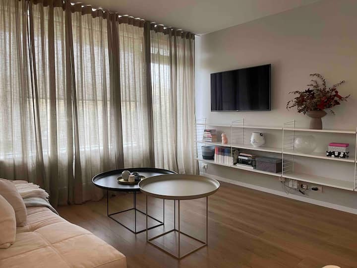 Great Location - Lovely Condo With Patio - Reikiavik