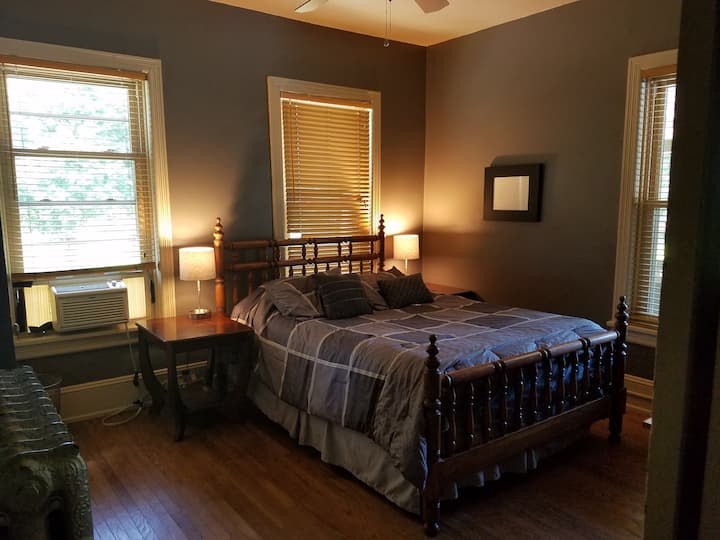 One Bedroom Apartment. Easy Access To Route 15/180 - Williamsport