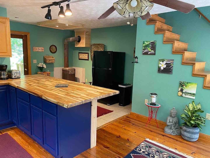 Zen Den Cozy Cottage On 162 Acre Farm - Cosby, TN