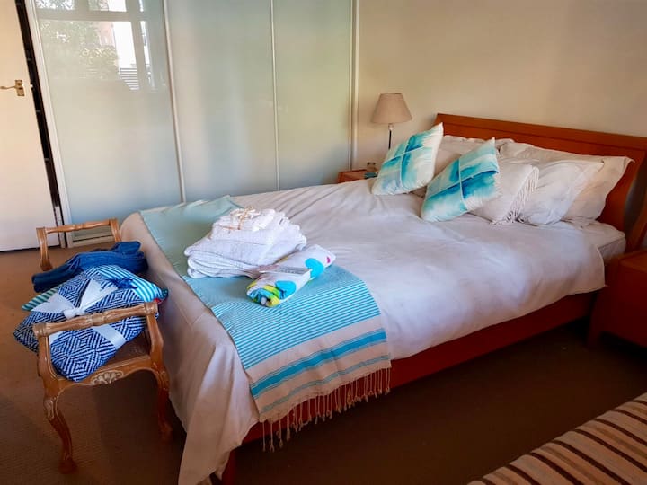Sundrenched Master Bedroom Oasis In Heart Of Bondi - Bondi Beach