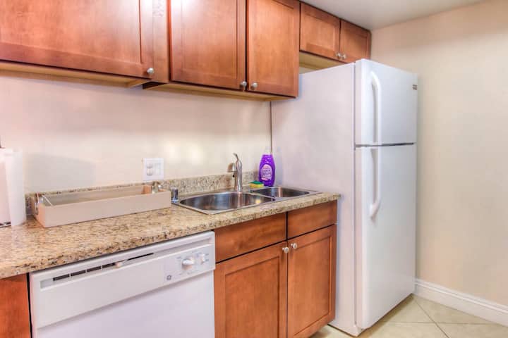 Modern Strip View Condo 3 - Las Vegas