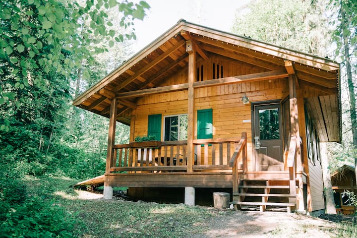 Porcupine Chalet At Hillside Lodge - Alberta