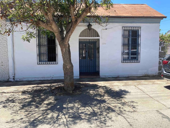 Casa En Barrio Antiguo 5 Min. Caminado La Playa. - Papudo