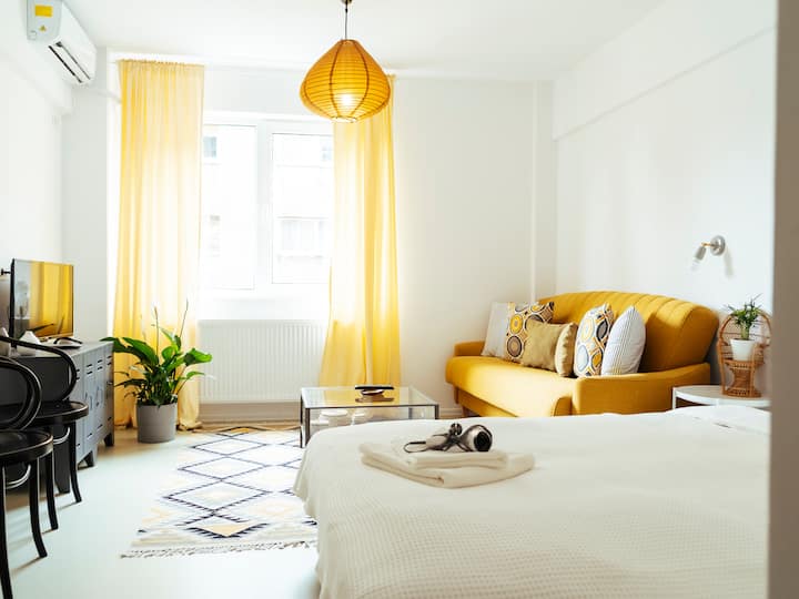 Top Location | Queen Elizabeth Studio Flat - Bucarest