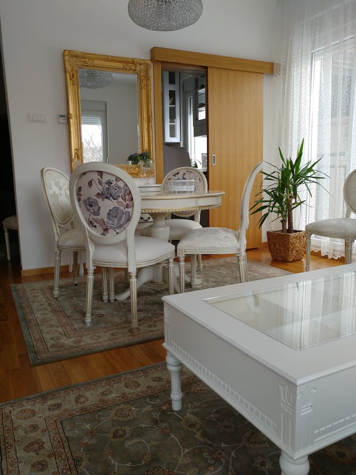 Jc10 Apartment 3-bedroom / Free Parking / 73sqm - Novi Sad
