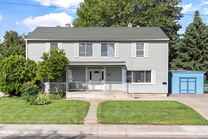 Huge 6-bedroom Home In Central Richland - Richland, WA