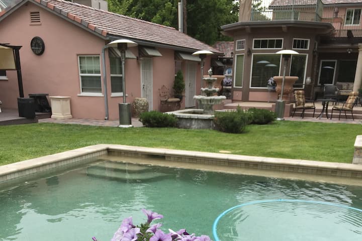 Serventi Villa - Bishop, CA