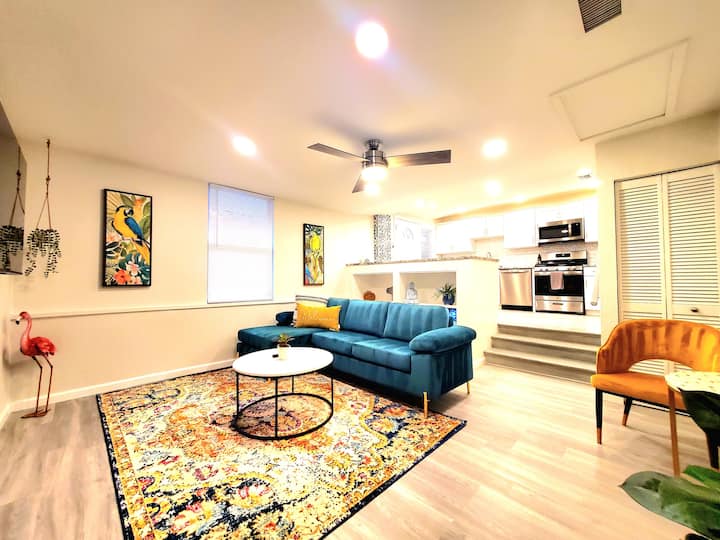 3 Bdr King Centrally Located Beachy Boho - Saint Petersburg, FL