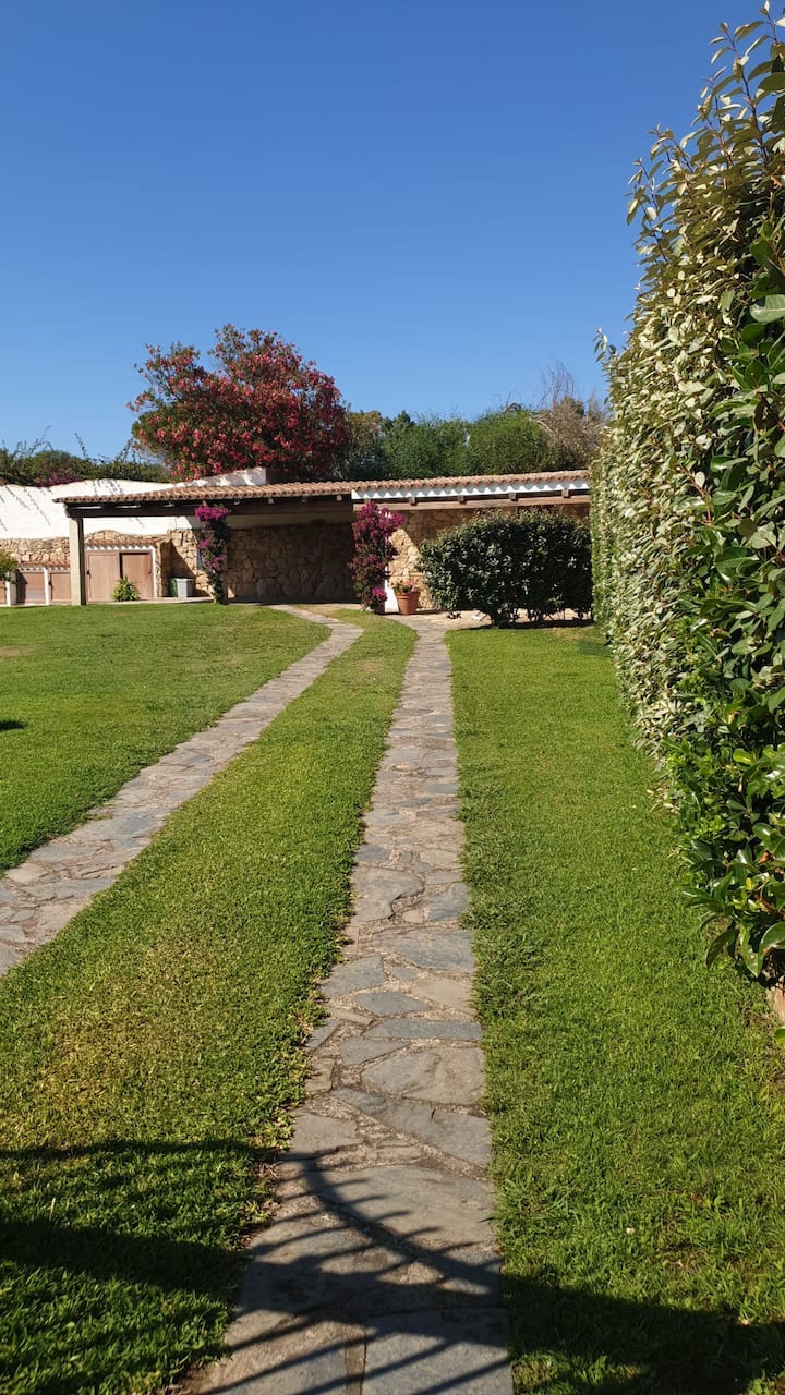 Bellissima Camera Indipendente Con Patio Privato - Arzachena