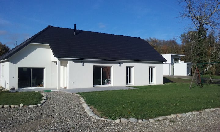 Maison De Plain Pied, Terrain De 1000m² Clôturé. - Bagnères-de-Bigorre