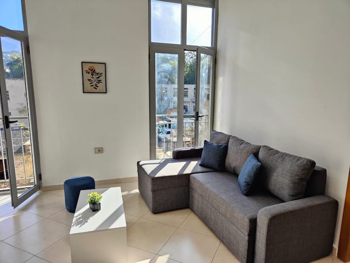 Bright Guest Suit 15 Min By Bus To Center - Tirana