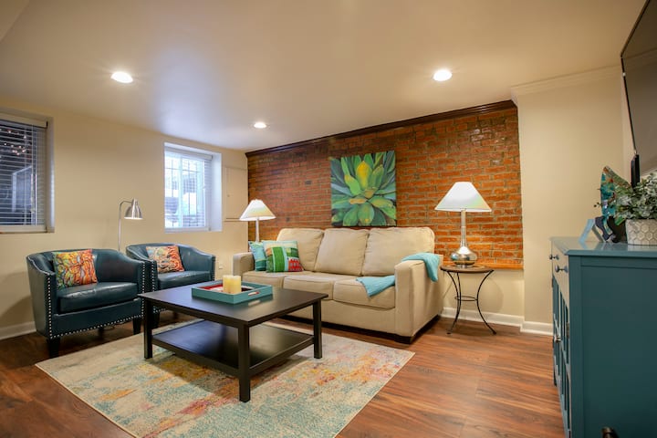 Mimi's Place - 1/2 Block To Metro! - Bethesda, MD