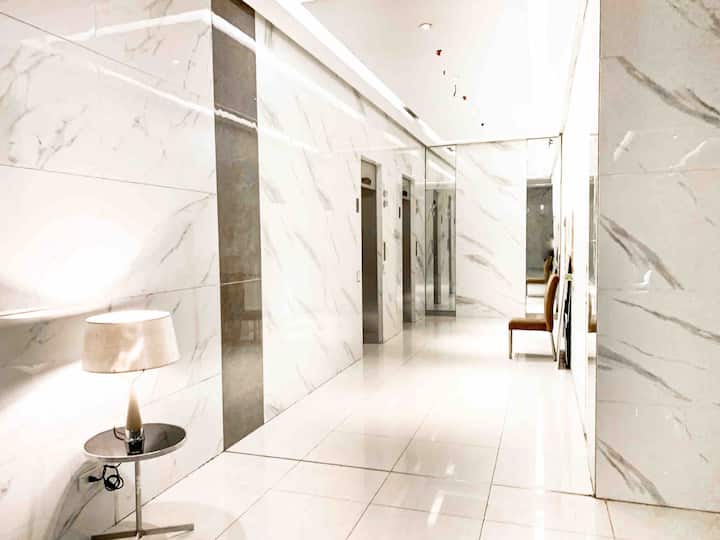 Cozy Condo In Victoria Sport Tower 2–reliable Wifi - Quezon City