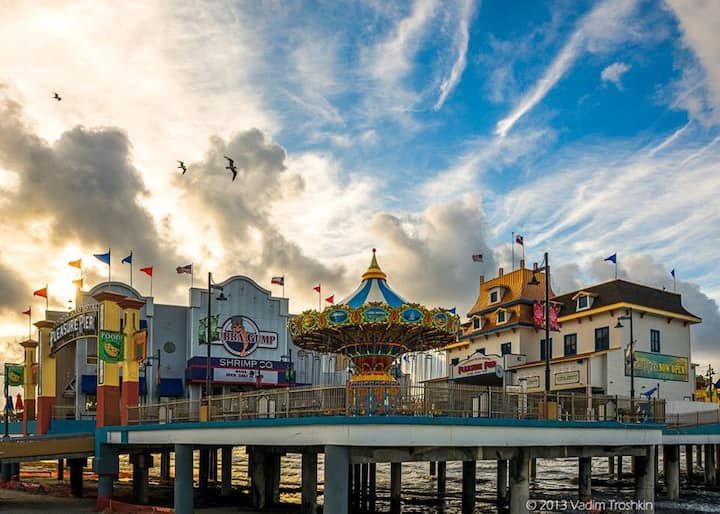 Mixed Bag Sleeps 2 Adults - Galveston, TX