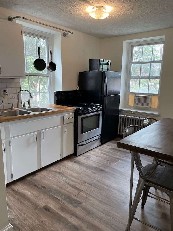 Charming Downtown 2nd Floor Unit - Asheville, NC