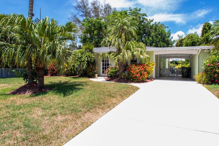 Siesta Key Pool Home - Lido Key Beach, Sarasota