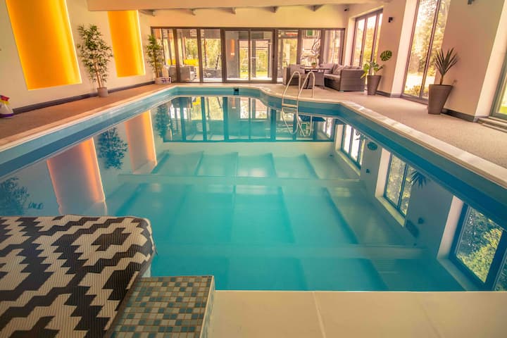Potter Brompton Holiday Rentals & Homes - England, United Kingdom | Airbnb