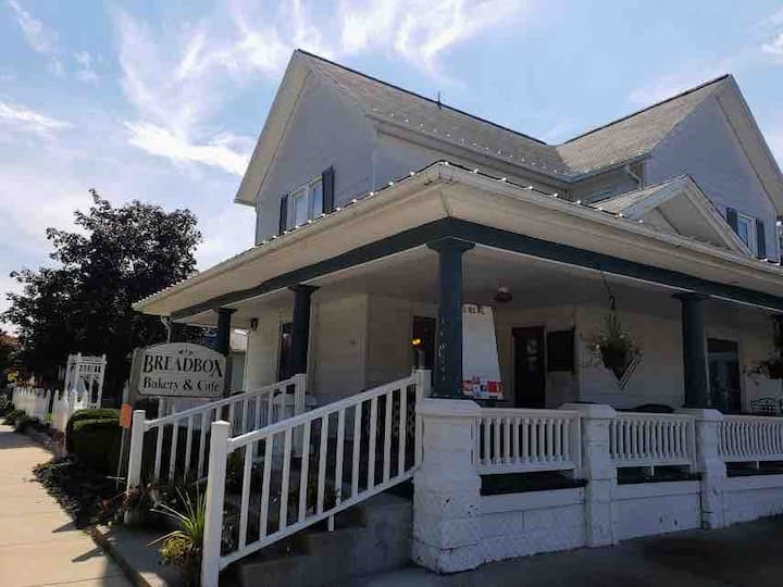 Historic Davis/ The Munoz Home 2 - Splash Universe, Shipshewana