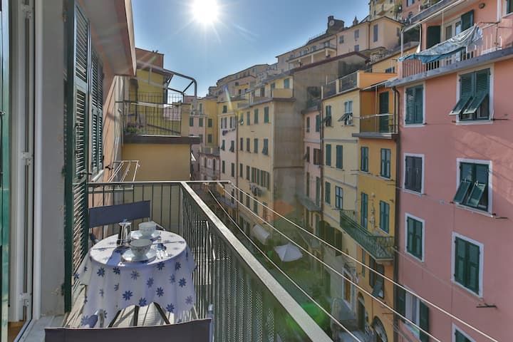 Cateo - Ampia Camera Con Balcone E Angolo Relax - Riomaggiore
