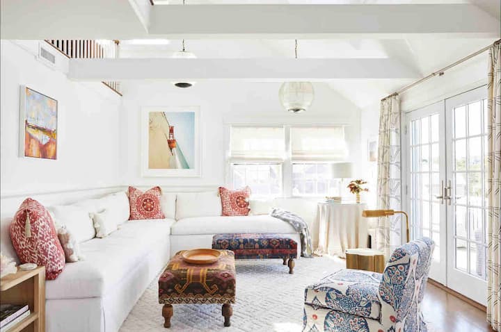 Beautiful Beach Aerie On Brant Point - Nantucket, MA