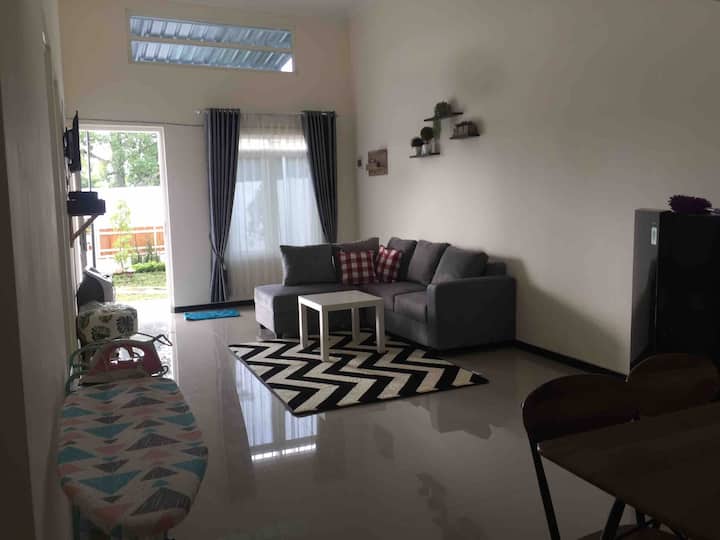 Madam Latina's Crib
 2 Br - Super Homey - Malang