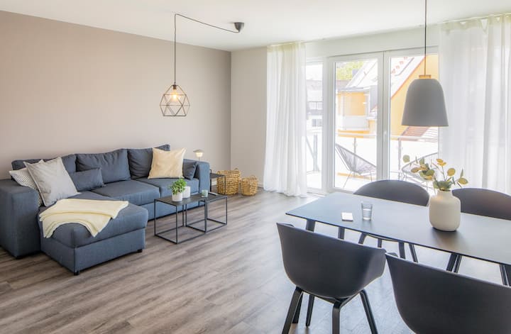 Cosy Grey Apartment 'Comfort - Double' - Freiburg im Breisgau
