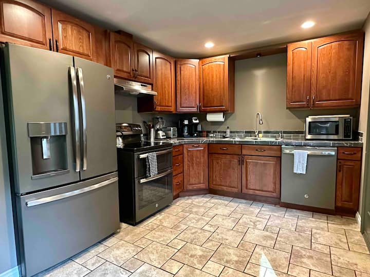 Serene Home Away From Home - Beautiful In & Out - Silverdale, WA