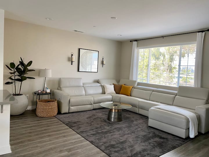 New Townhouse 3 Min From Beach/ucsb-pool/hottub/ac - Santa Barbara, CA