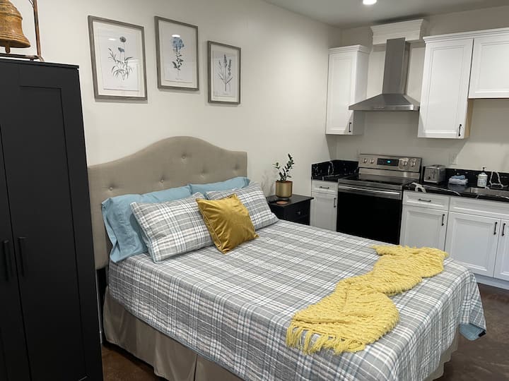 Cozy Urban Casita! Near Zoo, Gaslamp And Coronado - MIddletown - San Diego