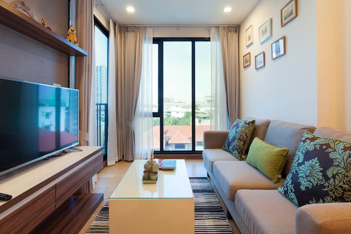 Astra Comfy Space With Rooftop Pool In Chiangmai - Thailand