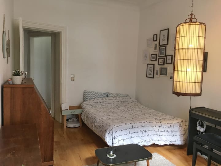 Gemütliches Zimmer (Altbau) In Eimsbüttel - Hamburg