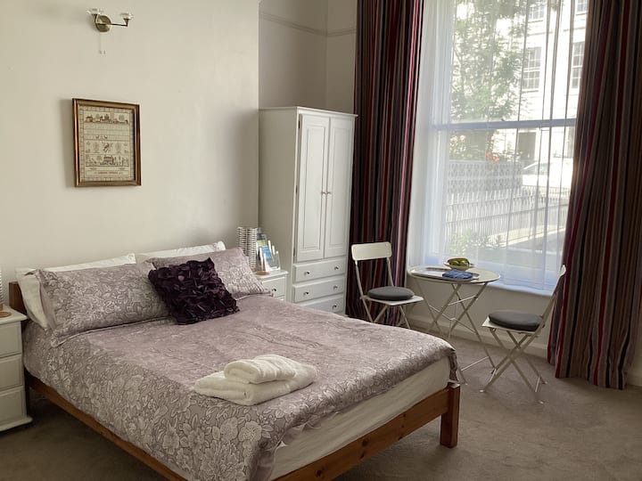 Large Bedroom & Bathroom Onthe Hoe +Free Parking - Plymouth