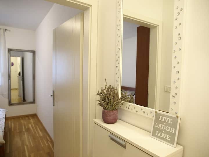 Apartment Antonela In Makarska - Ideal Location - Makarska