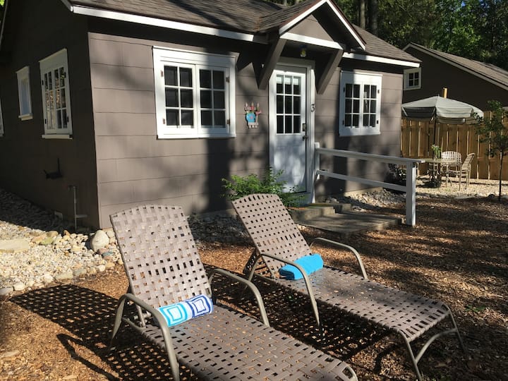 Cottage 3 At Paradise Pines Resort In Elk Rapids - Elk Rapids, MI
