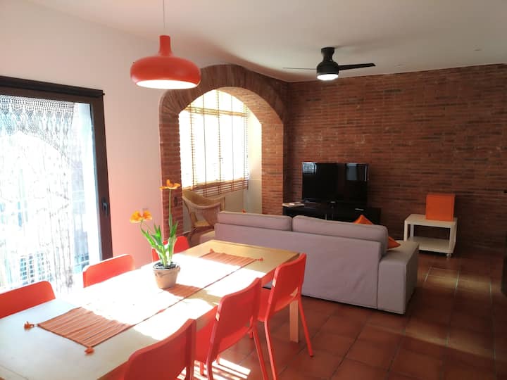 ☀Orange Family Flat☀free Parking☕️20 Min-airport✈ - Sant Boi de Llobregat